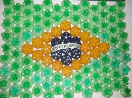 Como Fazer Bandeira do Brasil com Material Reciclável