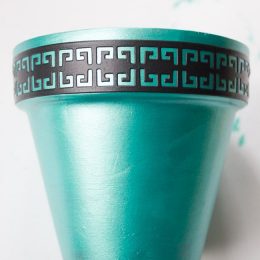Como Decorar Vaso de Barro com Stencil 4 - Como fazer artesanatos